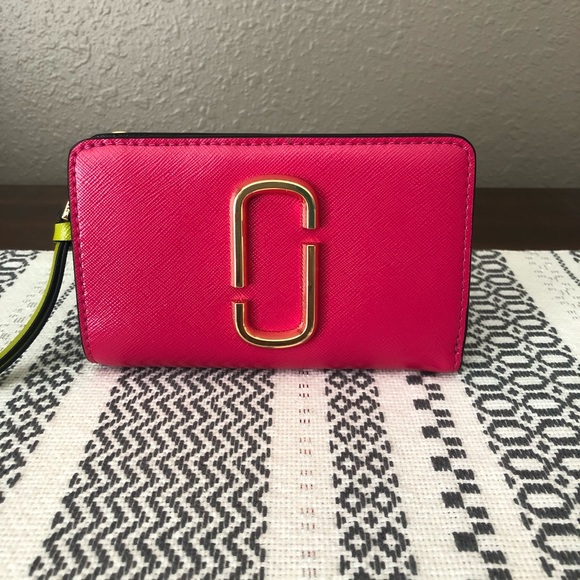 Marc Jacobs | Bags | Marc Jacobs Compact Leather Wallet Nwot | Poshmark